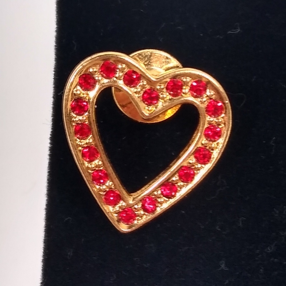 Brooch Pin Avon Gold Sparkling Red Heart Vintage - Gem